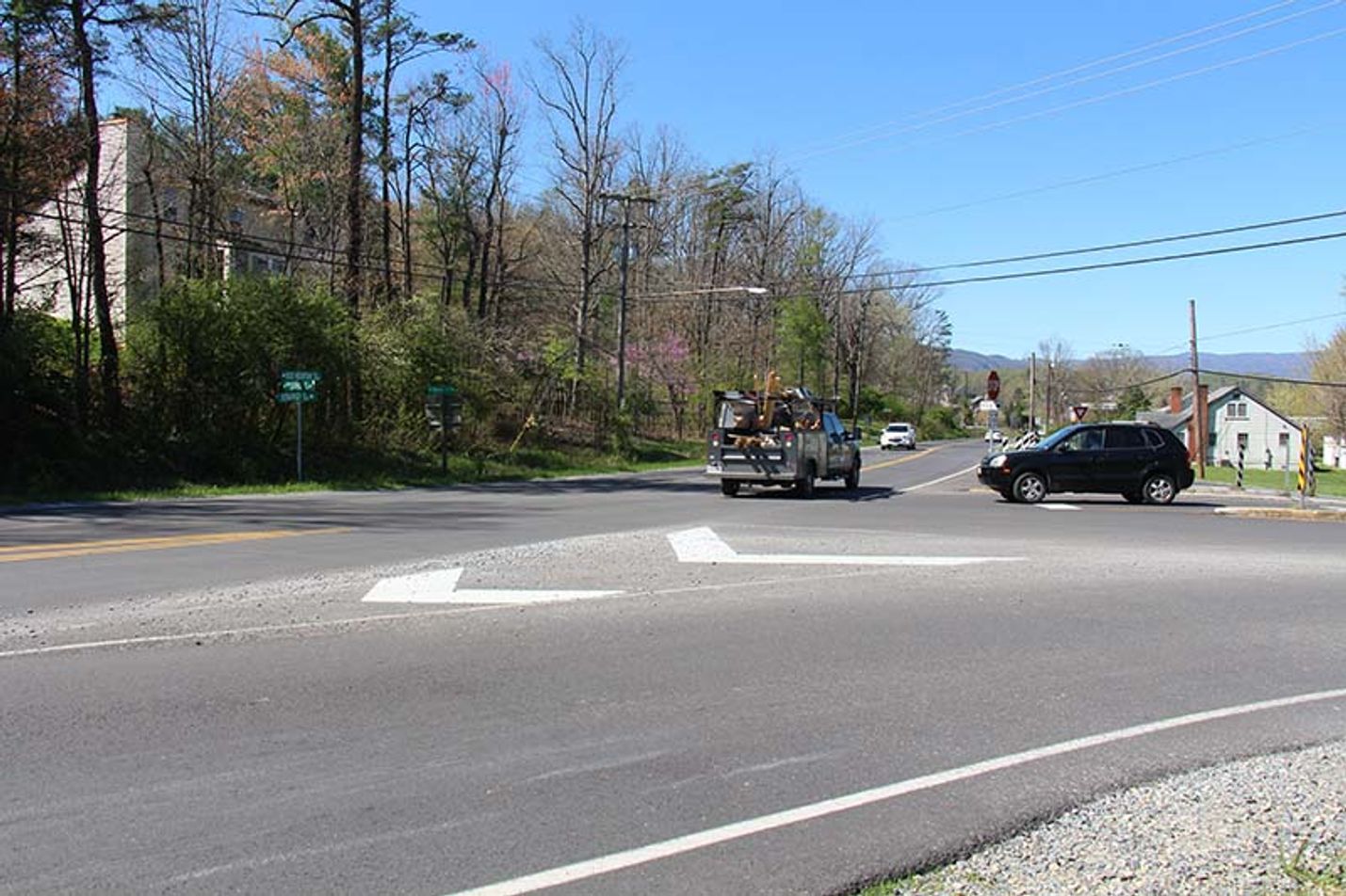 Route 904 (Starkey Road) and Route 679 (Buck Mountain Road) roundabout ...